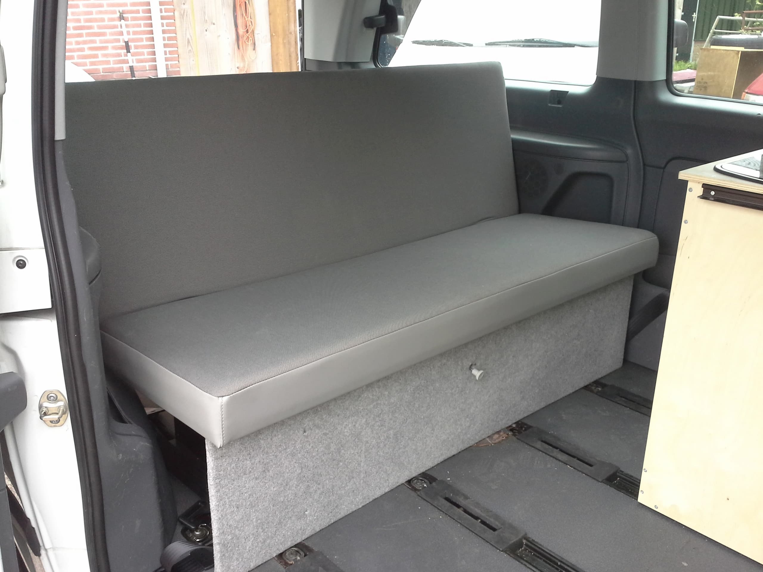 Slaapbank voor je camper - Atrion Camperbouw